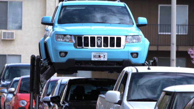 Hum Rider: Jeep, ktorý si poradí s kolónami! | Autobazar.EU