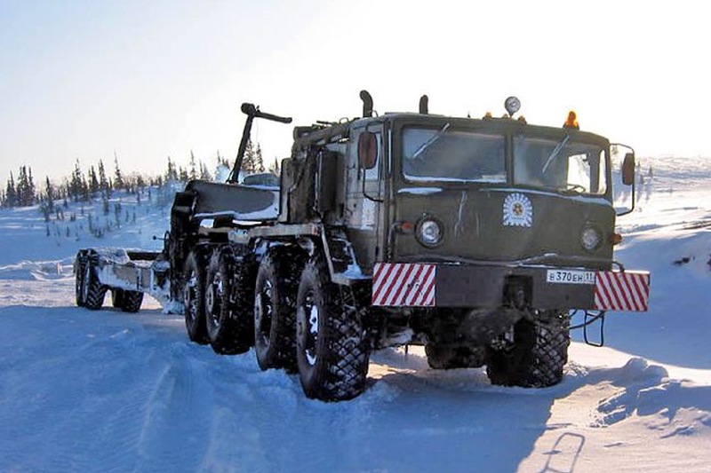 Sovietska 8x8 mega beštia: 525 koní utiahne tank aj raketu! | Autobazar.EU