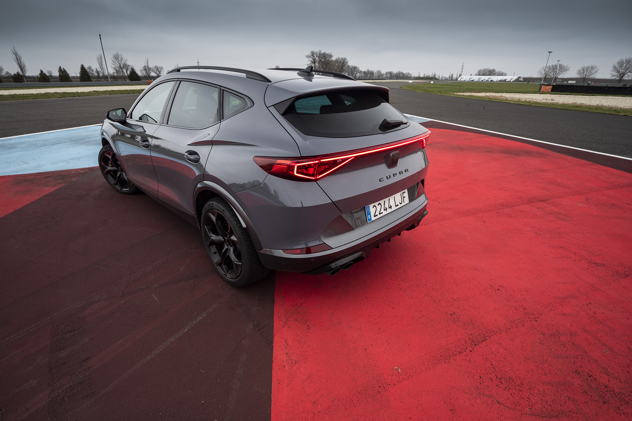 Modely Cupra ukázali, že sa nezľaknú ani pretekárskeho okruhu ...