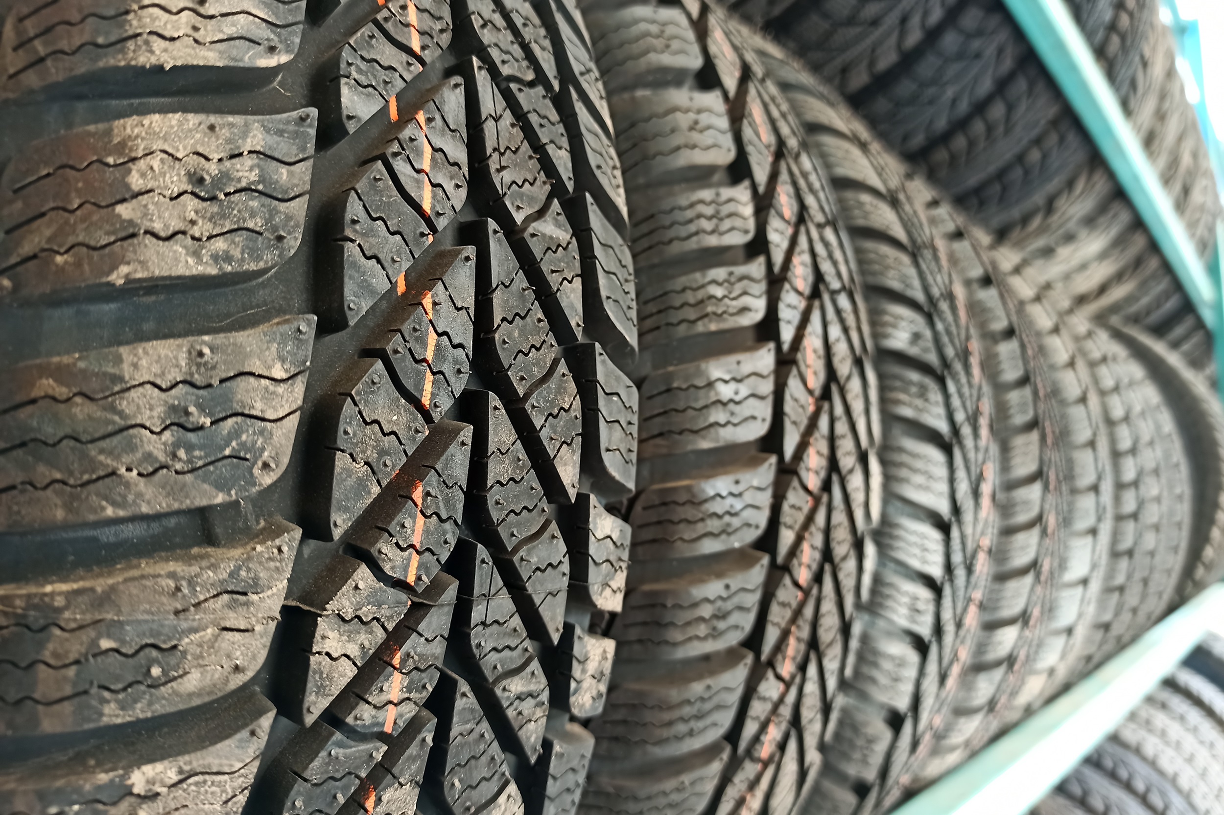 Zimné pneumatiky v Rakúsku: Aktuálne platné predpisy stručne, jasne a prehľadne | Autobazar.EU